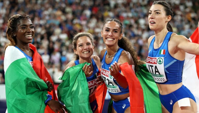 Dalia Kaddari rejoices with the Azzurre after the splendid bronze medal ...