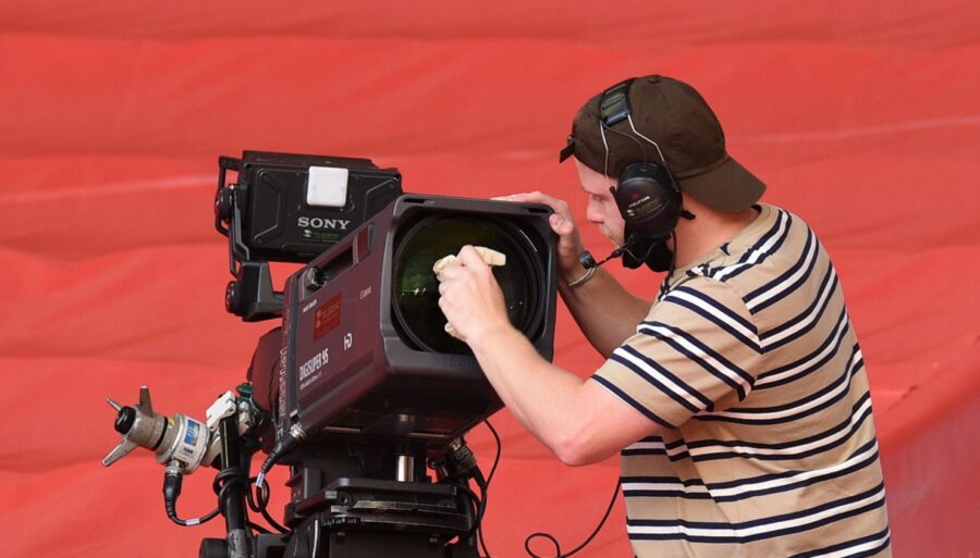 Basketball A series, so on TV from the first to the fourth day of the ...