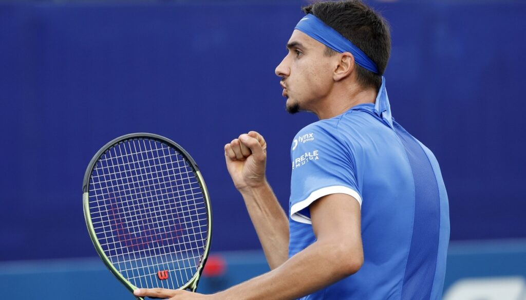 Lorenzo Sonego triumphs and does Jannik Sinner a favor - Sportal.eu