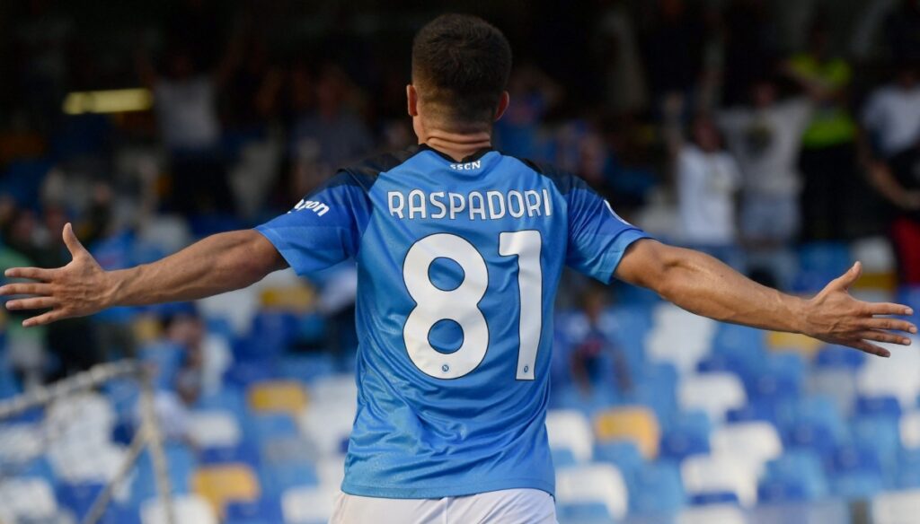 Giacomo Raspadori honored by comparison with a former Napoli champion ...