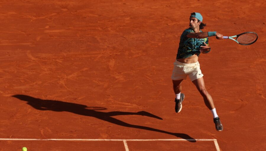 Lorenzo Musetti, dominant debut in Barcelona - Sportal.eu