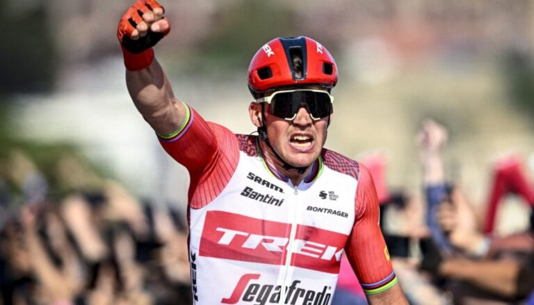 Giro 2023: Mads Pedersen wins in Naples, Andreas Leknessund retains ...
