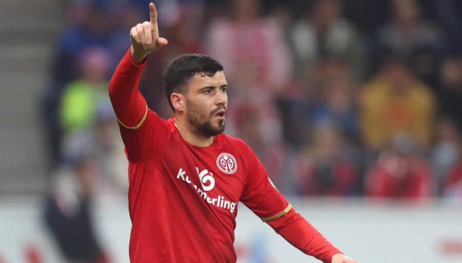 Genoa, Aaron Martin on the way: no to Torino and Bologna - Sportal.eu