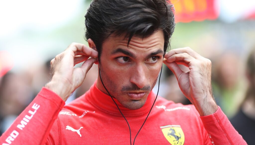 Max Verstappenn, Carlos Sainz bows out - Sportal.eu