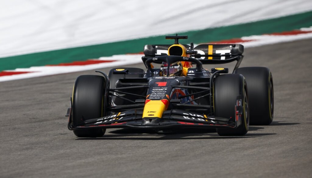Max Verstappen dominates Austin sprint. - Sportal.eu