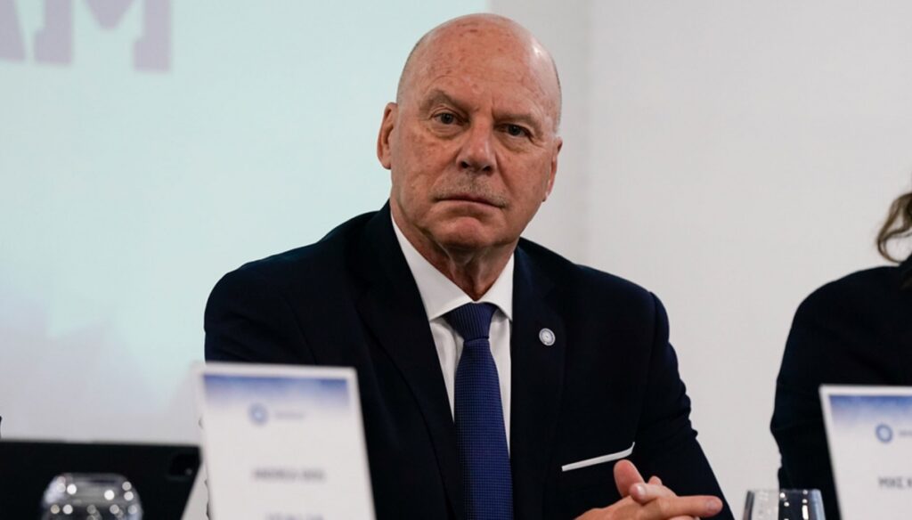 Serious health problems for Mike Keenan, changes coach for World Cup ...